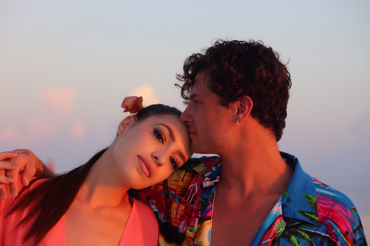 FRANCESCA MONTE: è uscita "Un'estate che non finirà" con ICONIZE - RCS75